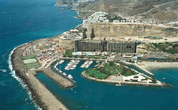 RICHARD A. BARIL: ANFI TAURO GOLF COURSE